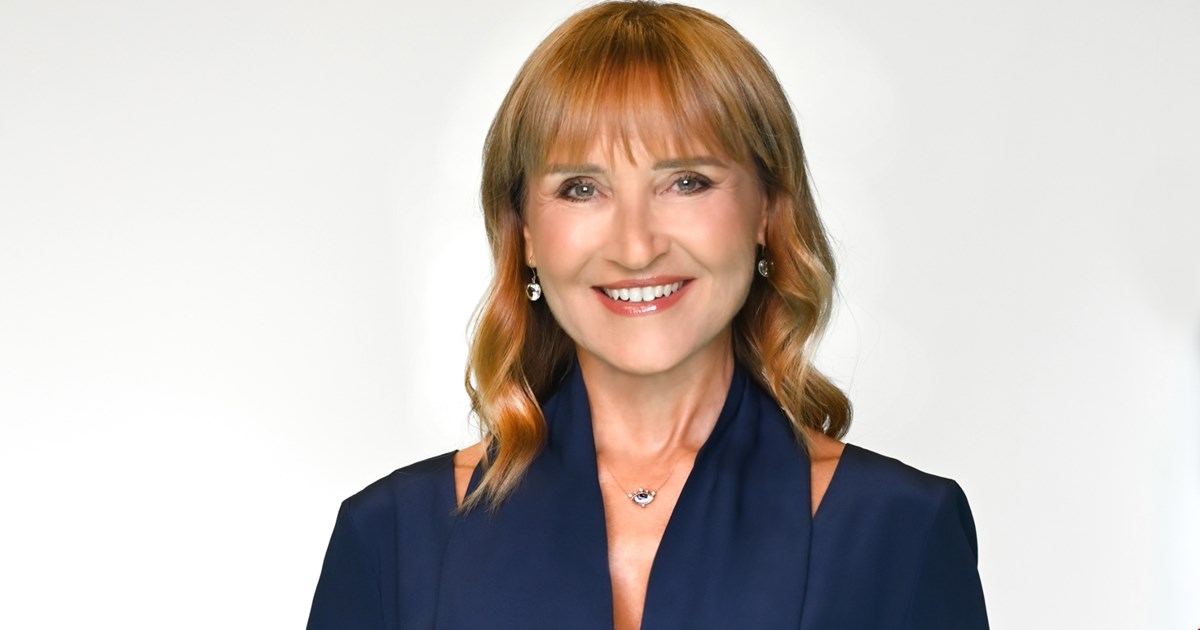 Η Μάρα Ζαχαρέα με πράσινο παλτό της Max Mara | Πώς θα φορέσεις τα έντονα...