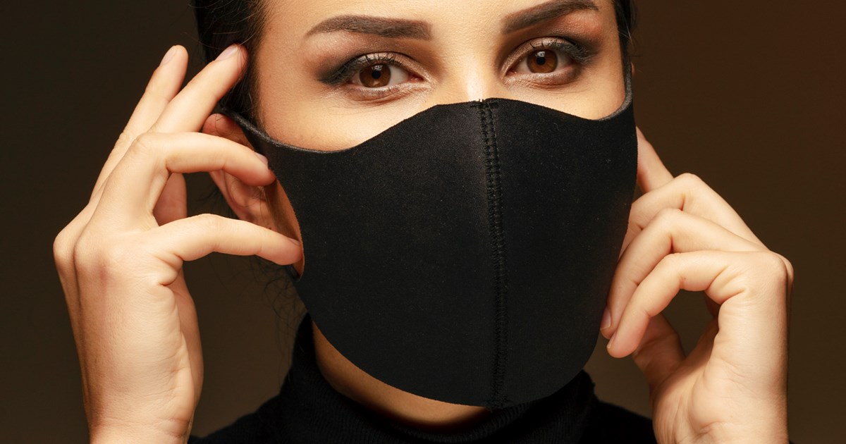 Mask-proof makeup | Ποιο είναι το ιδανικό μακιγιάζ όταν φοράς μάσκα;