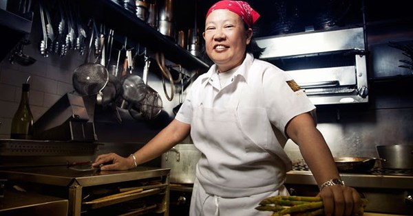 Ένα νέο ντοκιμαντέρ δίνει (επιτέλους) βήμα σε γυναίκες chef